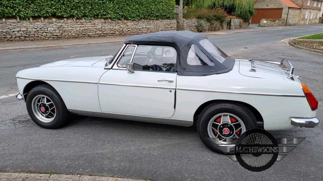 Lot 226 - 1977 MG B ROADSTER