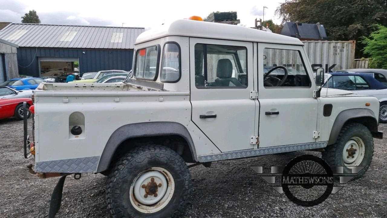 Lot 242 - 2006 LAND ROVER DEFENDER 110 TD5