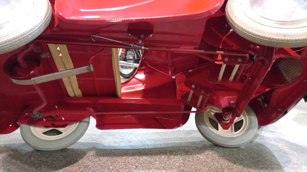Lot 583 - AUSTIN J40 PEDAL CAR