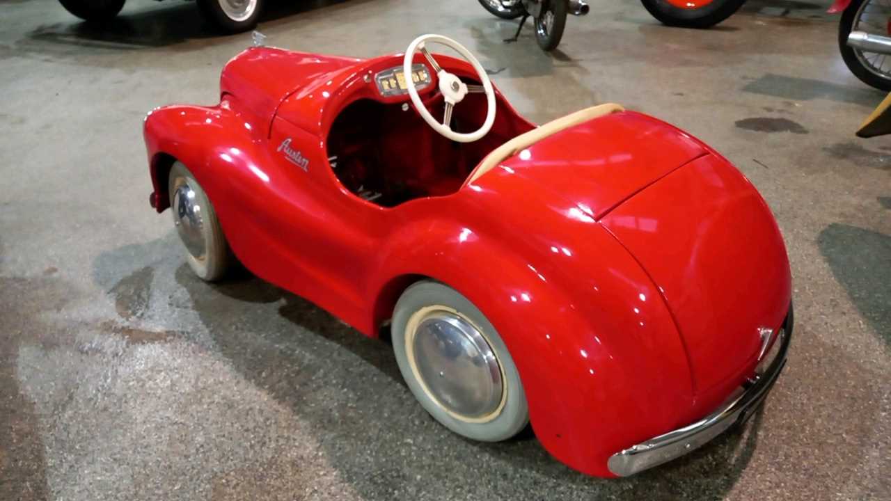 Lot 583 - AUSTIN J40 PEDAL CAR