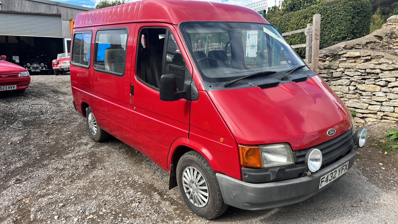 Lot 185 - 1989 FORD TRANSIT 12 SEAT BUS