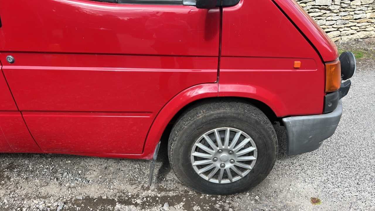 Lot 185 - 1989 FORD TRANSIT 12 SEAT BUS