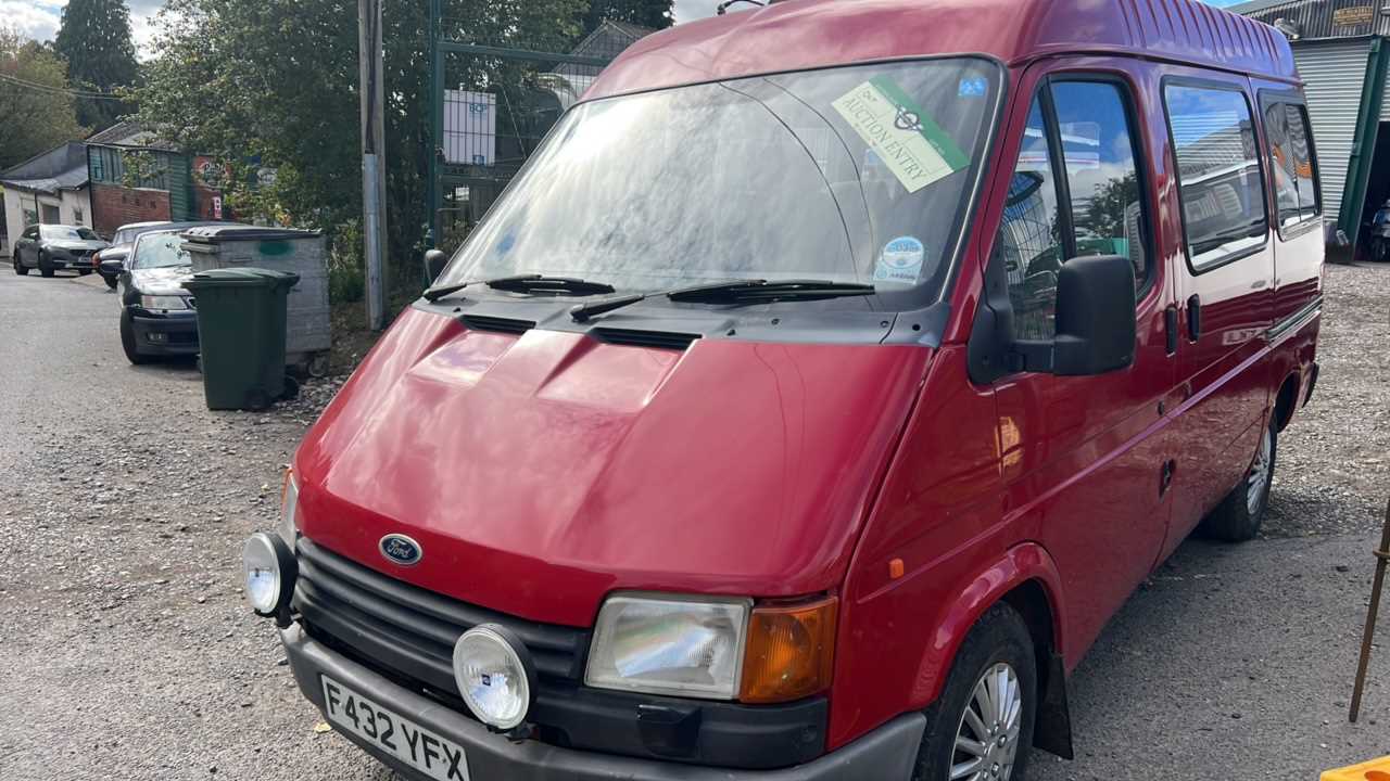 Lot 185 - 1989 FORD TRANSIT 12 SEAT BUS