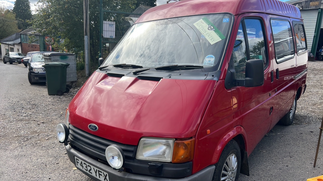 Lot 185 - 1989 FORD TRANSIT 12 SEAT BUS