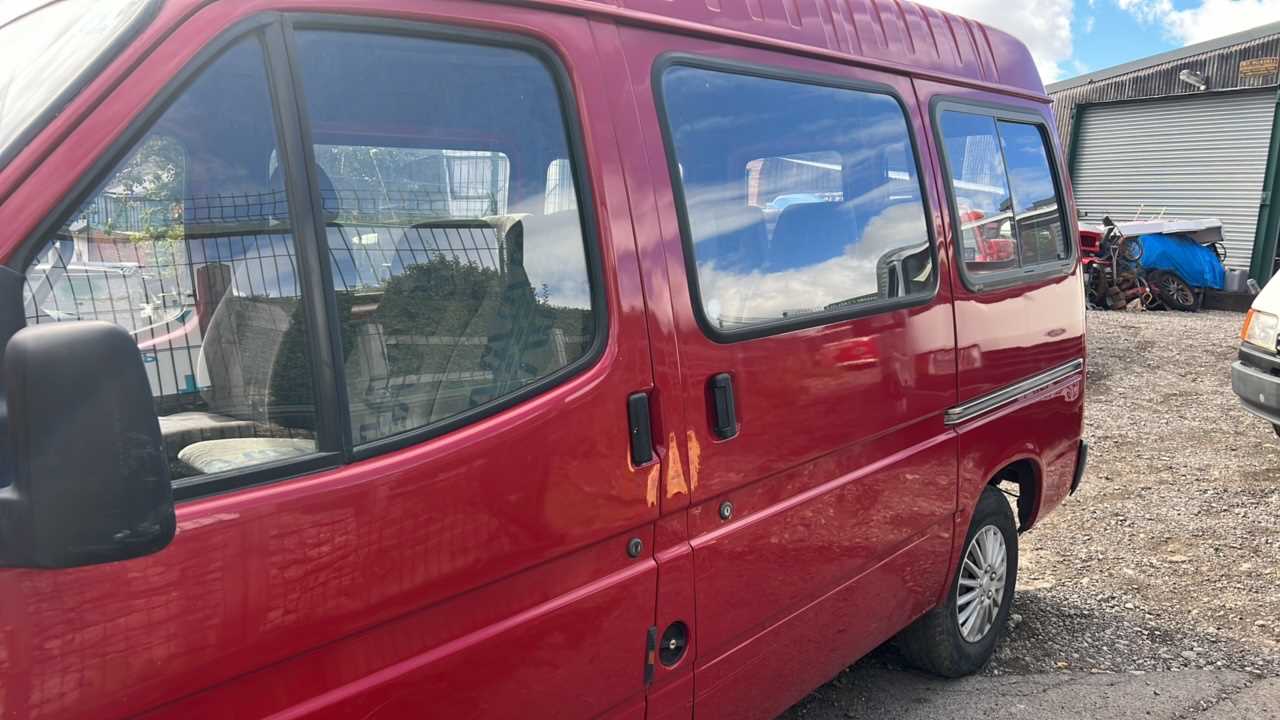 Lot 185 - 1989 FORD TRANSIT 12 SEAT BUS