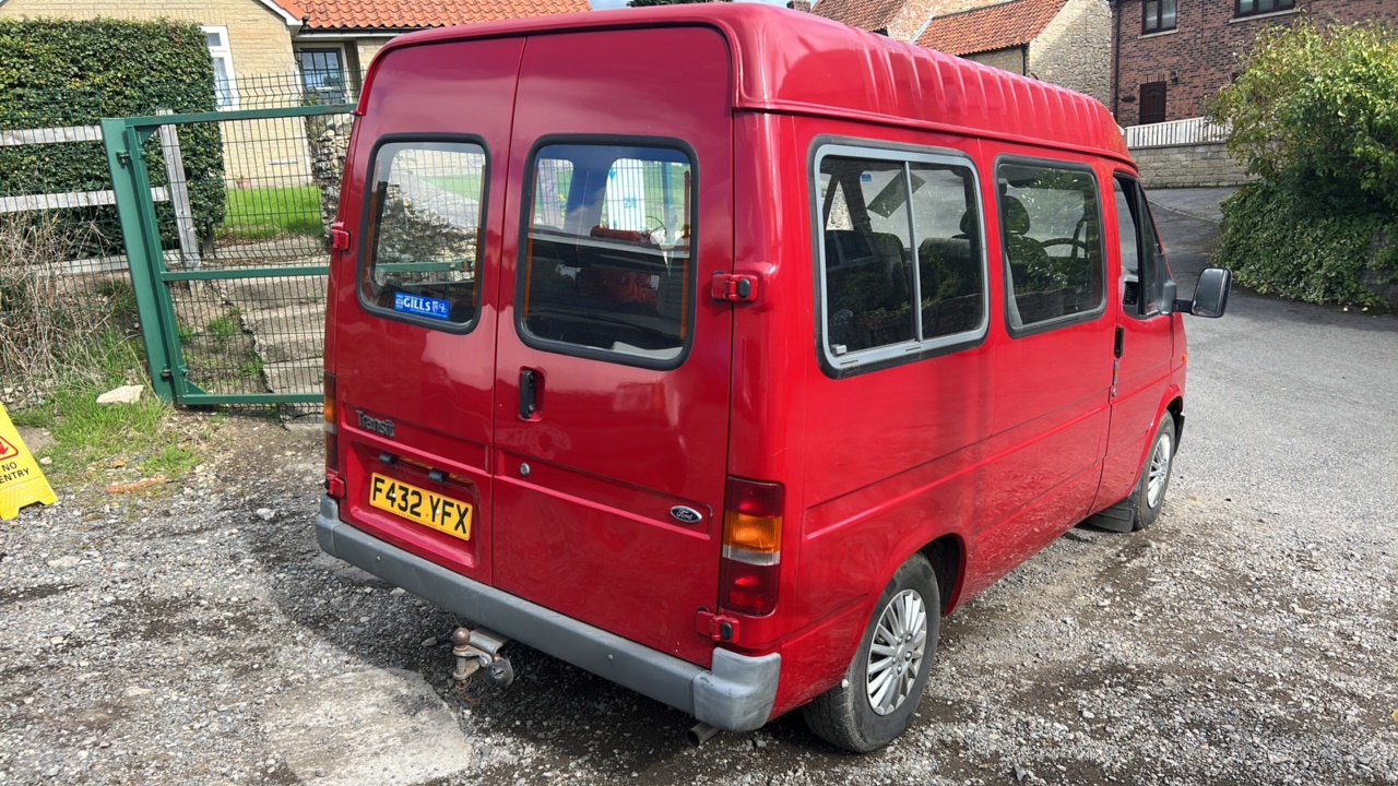 Lot 185 - 1989 FORD TRANSIT 12 SEAT BUS