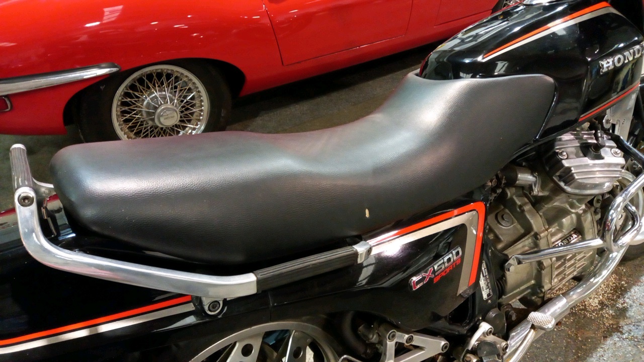 Lot 354 - 1982 HONDA CX500EC