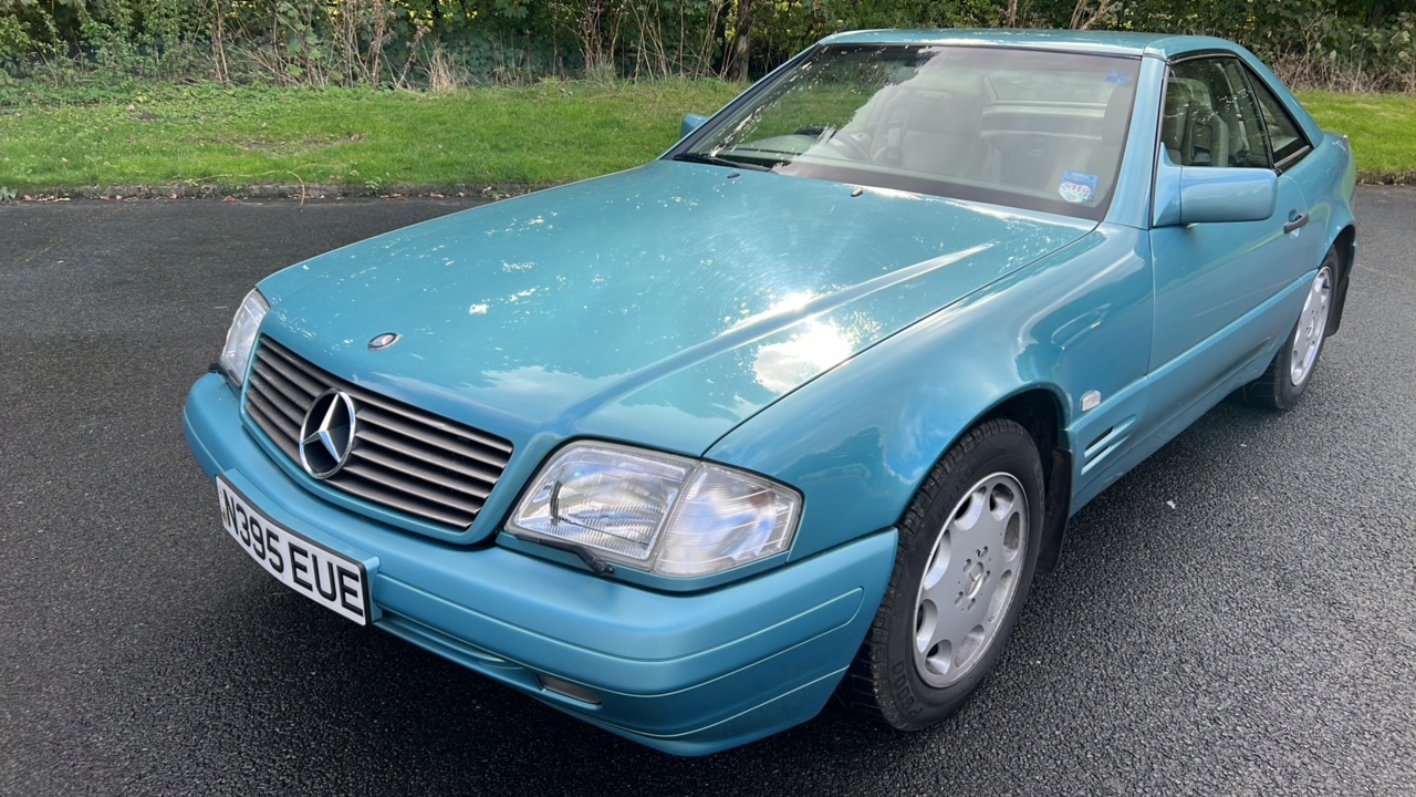 Lot 440 - 1996 MERCEDES SL320 AUTO