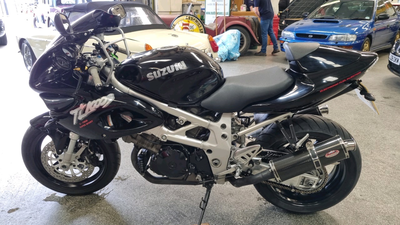 Lot 330 - 1997 SUZUKI TL1000S