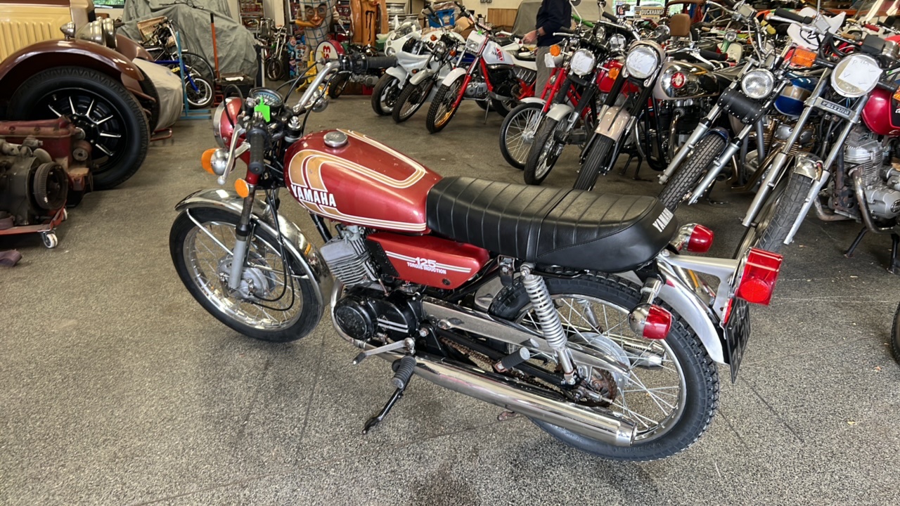 Lot 83 - 1974 YAMAHA RD 125