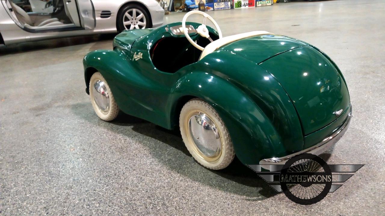 Lot 129 - 1958 AUSTIN J40 PEDAL CAR