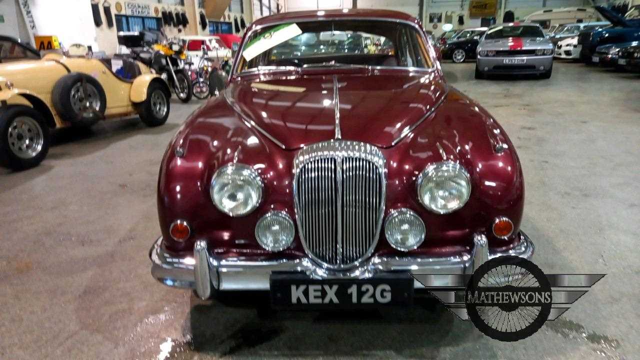 Lot 276 - 1968 DAIMLER V8 250