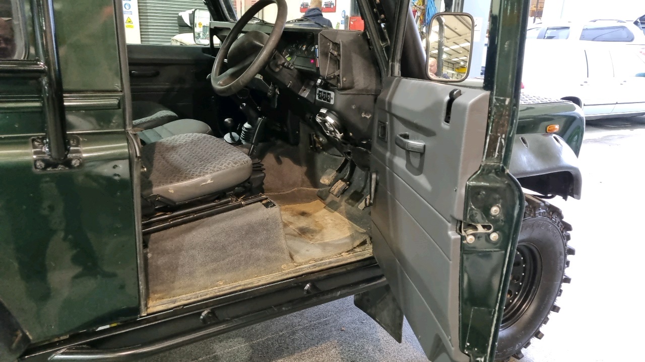 Lot 158 - 1999 LANDROVER DEFENDER 90 COUNTY TD5