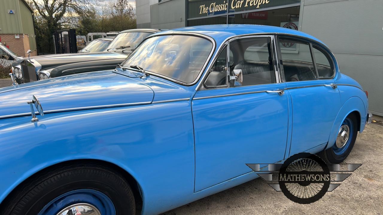 Lot 341 - 1963 DAIMLER V8 250