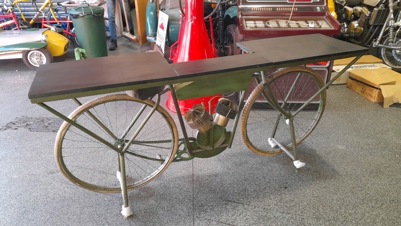 Lot 183 - HARLEY DAVIDSON BIKE BAR/TABLE