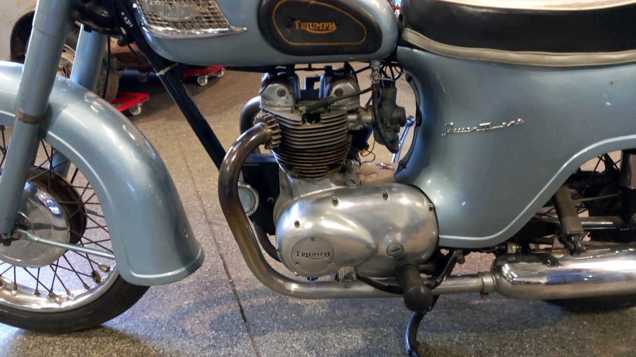 Lot 694 - 1958 TRIUMPH 350