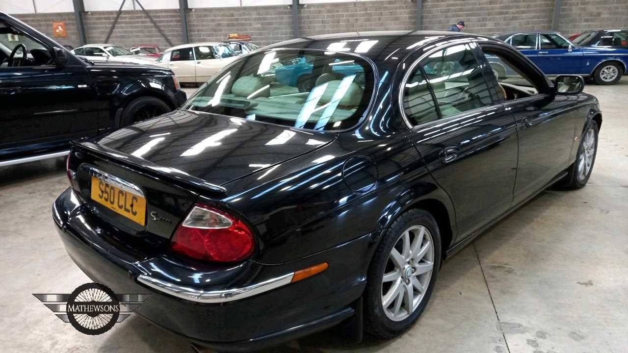 Lot 112 - 2002 JAGUAR S-TYPE V8 AUTO