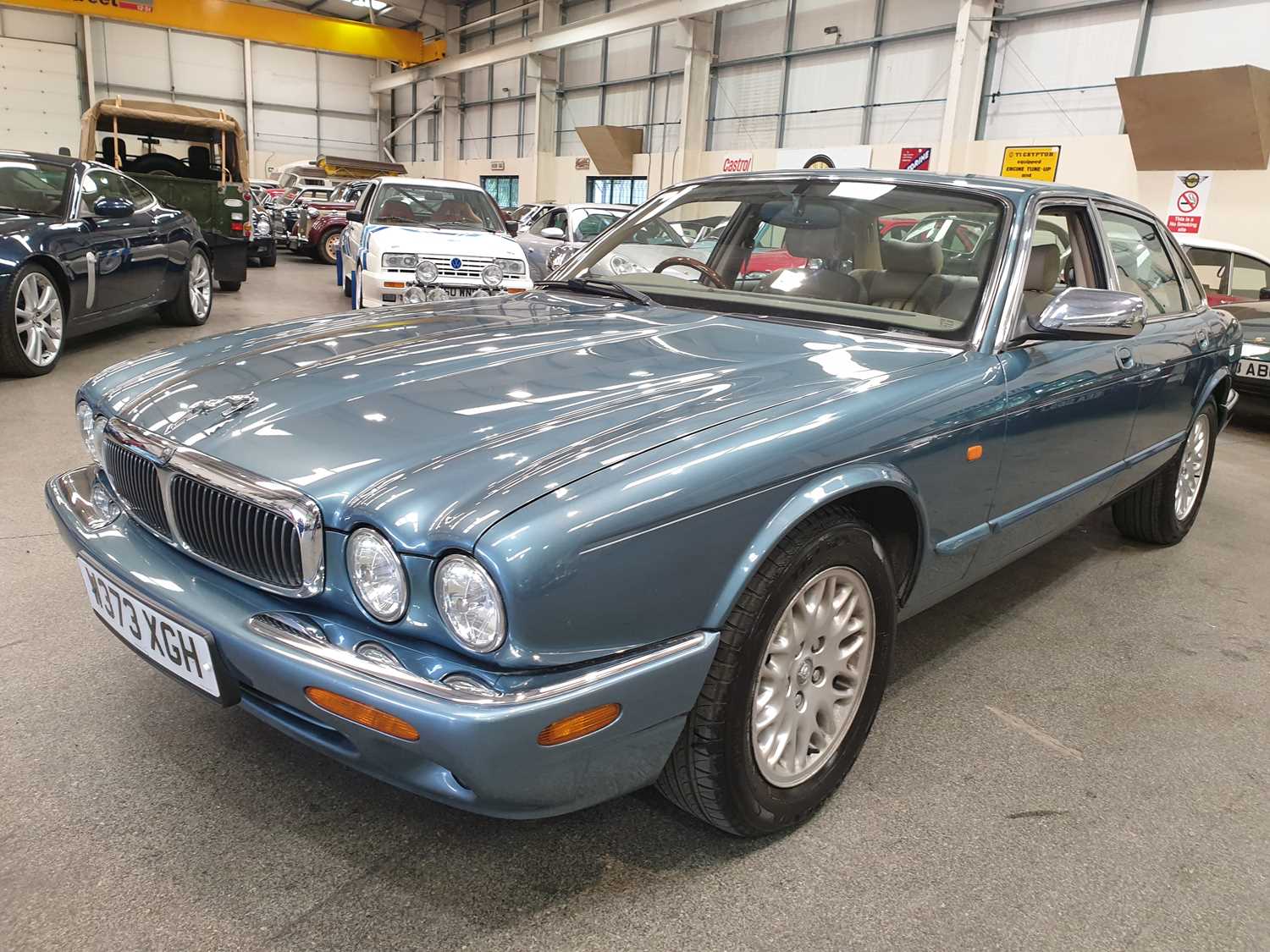 Lot 360 - 2000 JAGUAR XJ8