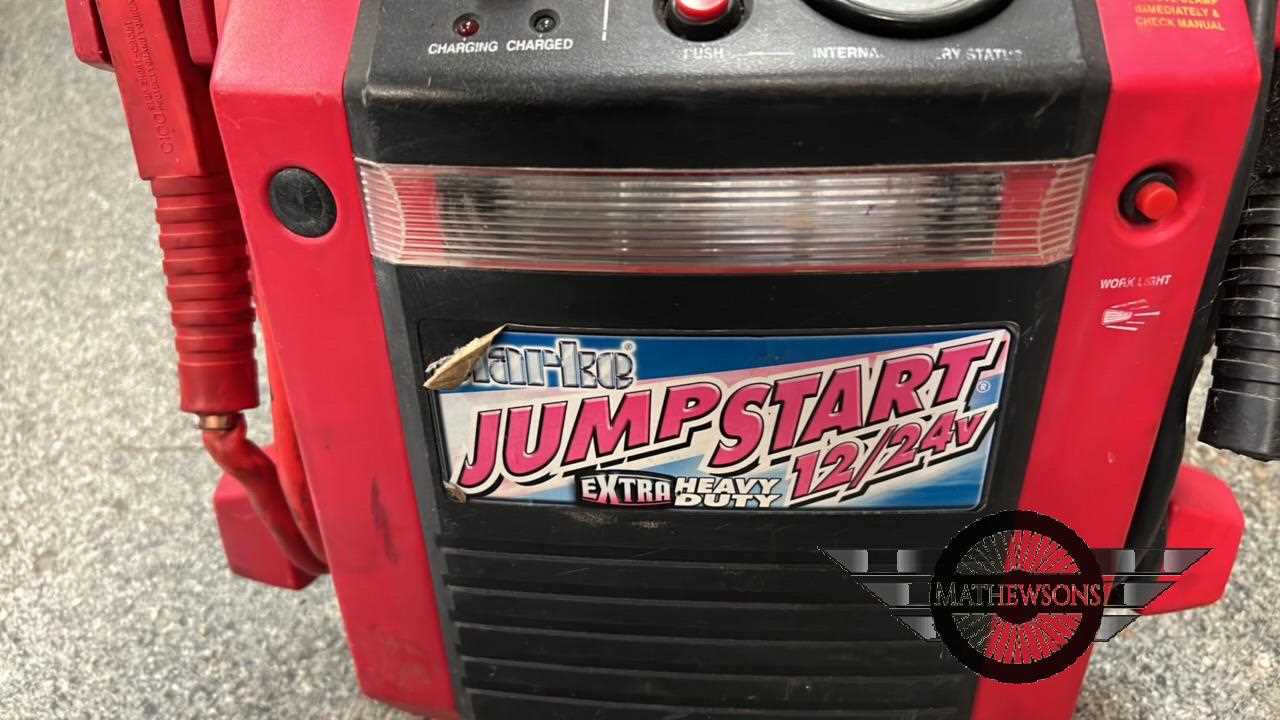 Lot 476 - 12V / 24V MACHINE MART CAR BATTERY BOOSTER