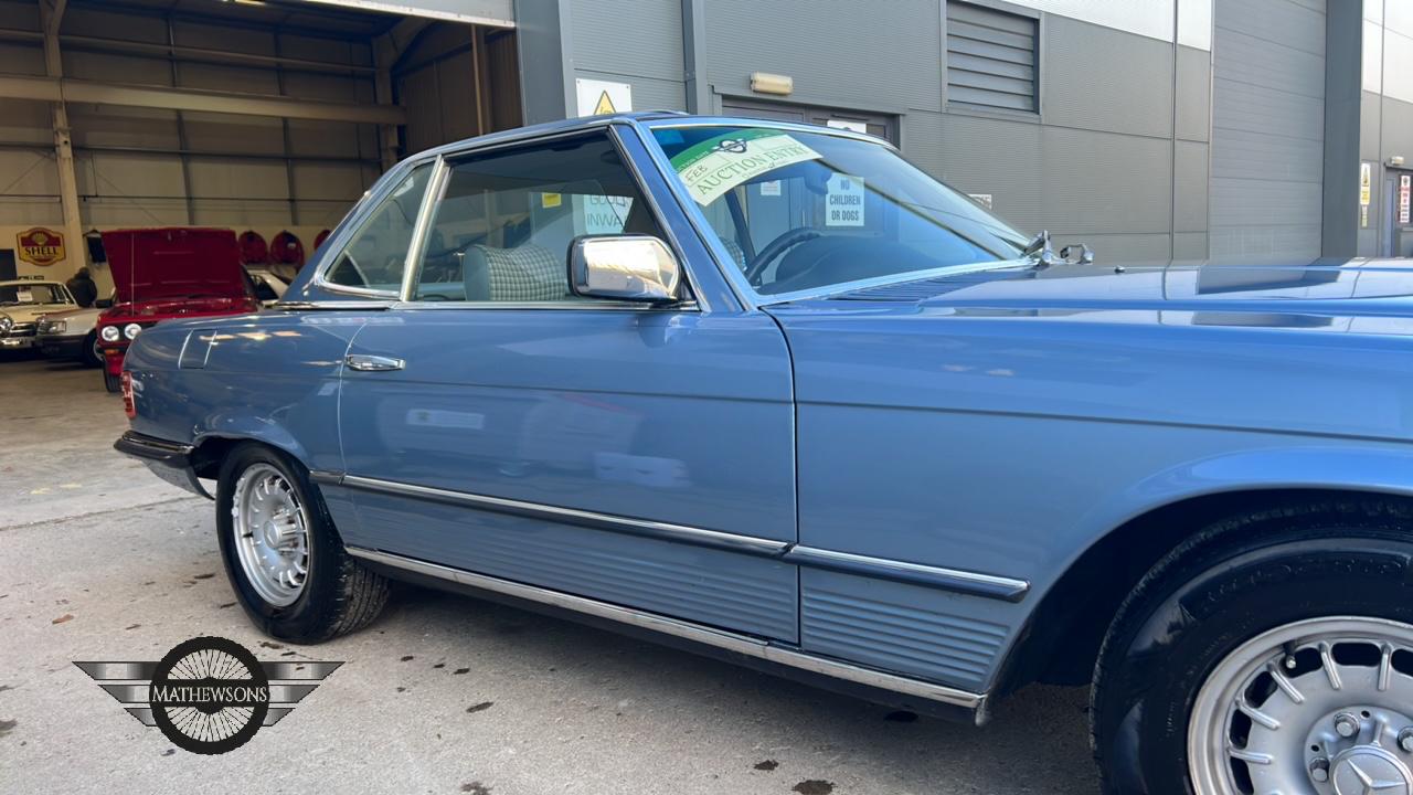 Lot 3 - 1981 MERCEDES 280 SL AUTO