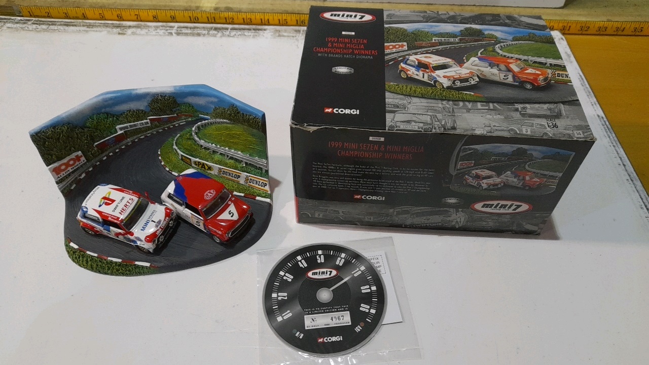 Lot 49 - DIARAMA 3 MODEL MINI SET