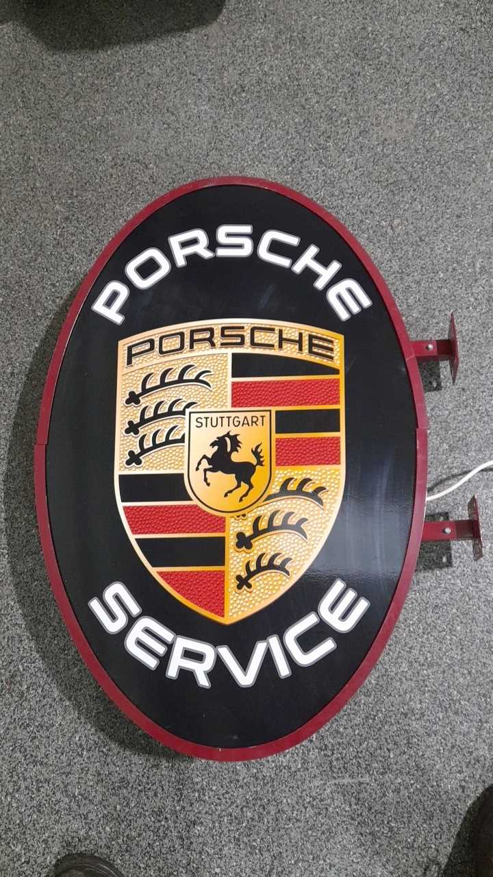 Lot 191 - PORSCHE OVAL SERVICE DOUBLE SIDED LIGHT UP