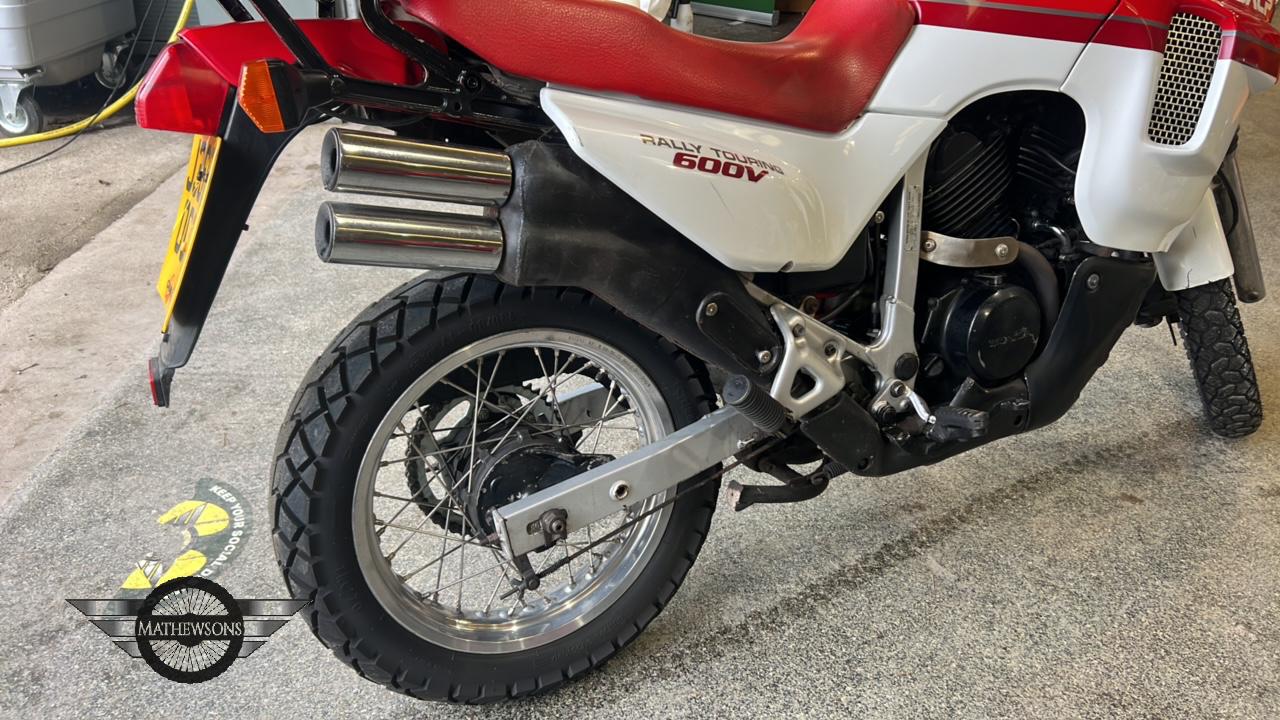 Lot 694 - 1991 HONDA XL600V