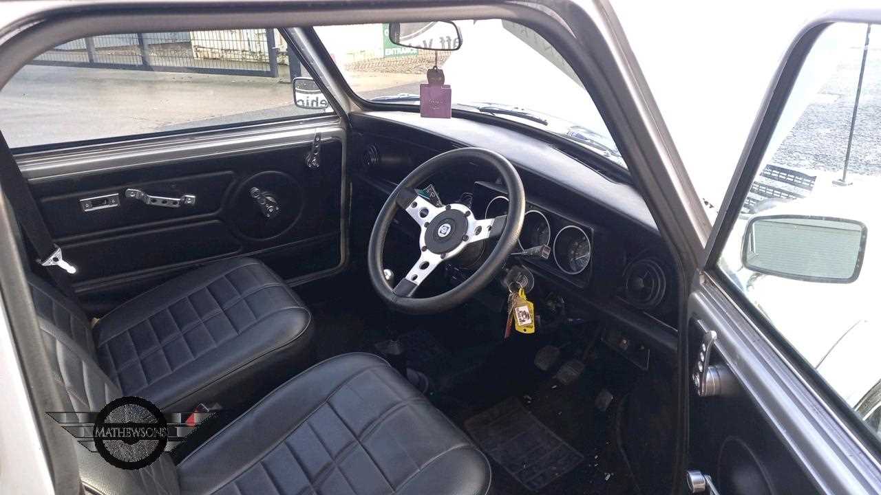 Lot 104 - 1980 AUSTIN MORRIS MINI 1275 GT