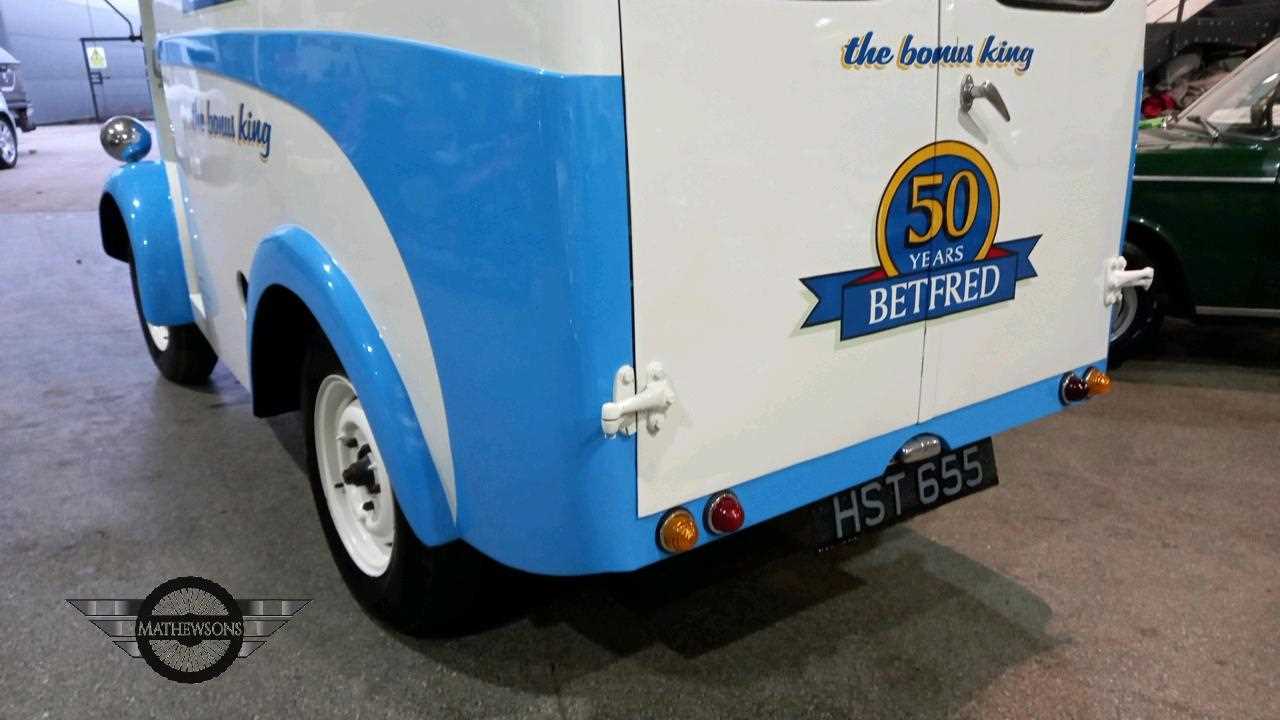 Lot 250 - circa 1957 MORRIS J TYPE VAN