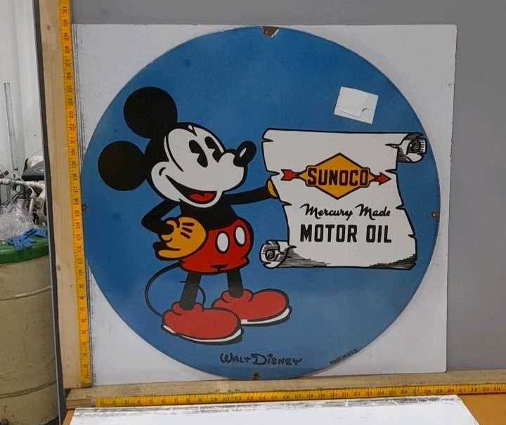 Lot 559 - ENAMEL SUNOCO MERCURY MADE MOTOR OIL REPRO