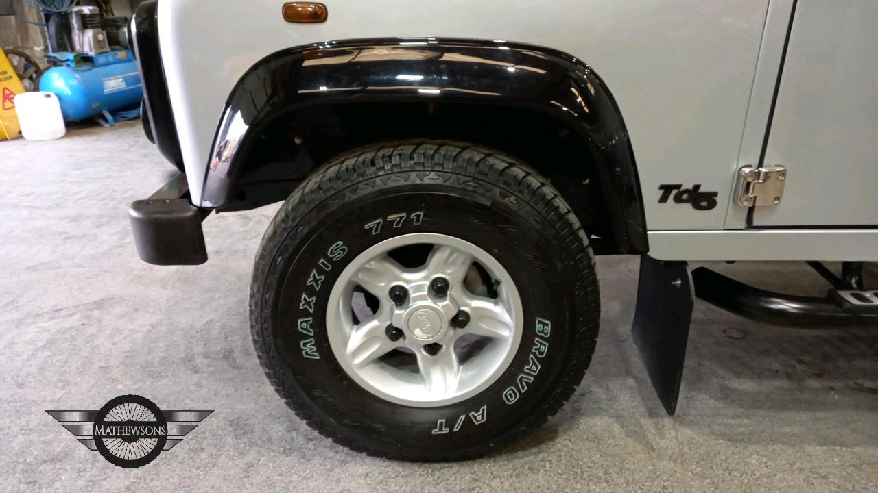Lot 492 - 2001 LAND ROVER DEFENDER 90 TD5