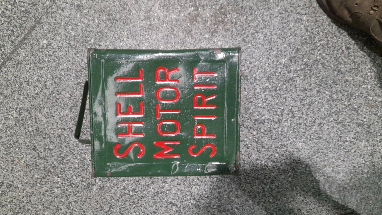 Lot 359 - 2 GALLON GREEN AND RED SHELL MOTOR SPIRIT