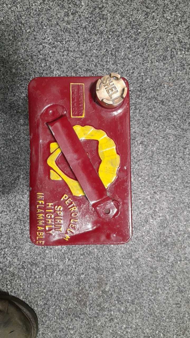 Lot 623 - 2 GALLON MAROON AND YELLOW SHELL CAN