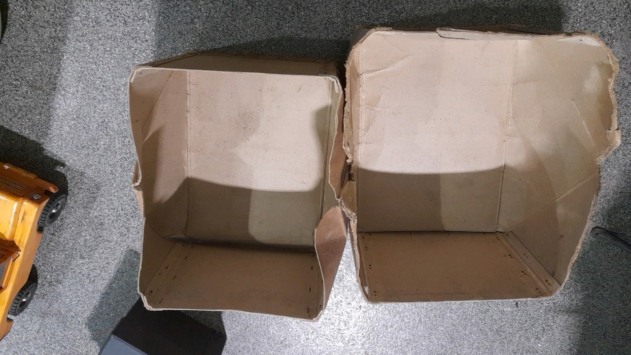 Lot 221 - LARGE PLAYERS NAVY CUT BOX AND MR JJ FENWICK