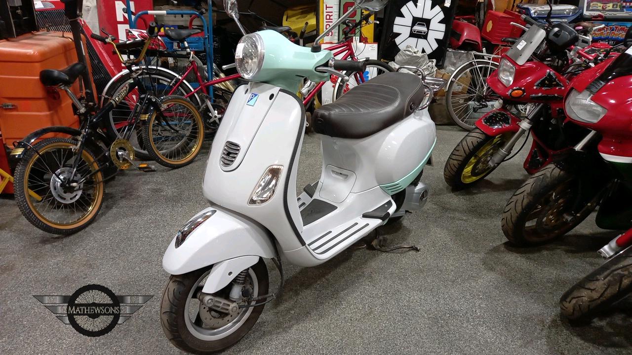 Lot 516 - 2013 PIAGGIO VESPA LX 125 3V