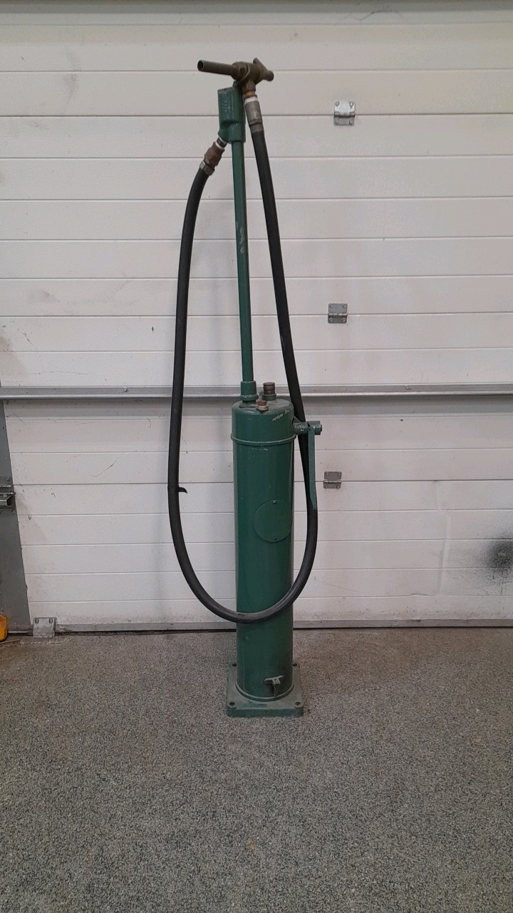 Lot 431 - GREEN PUMP
