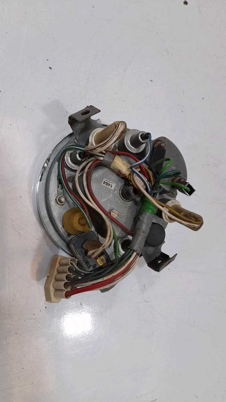 Lot 679 - ROUND CAR SPEEDO