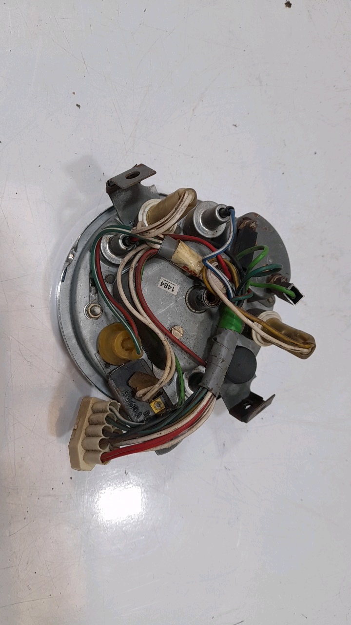 Lot 43 - ROUND CAR SPEEDO