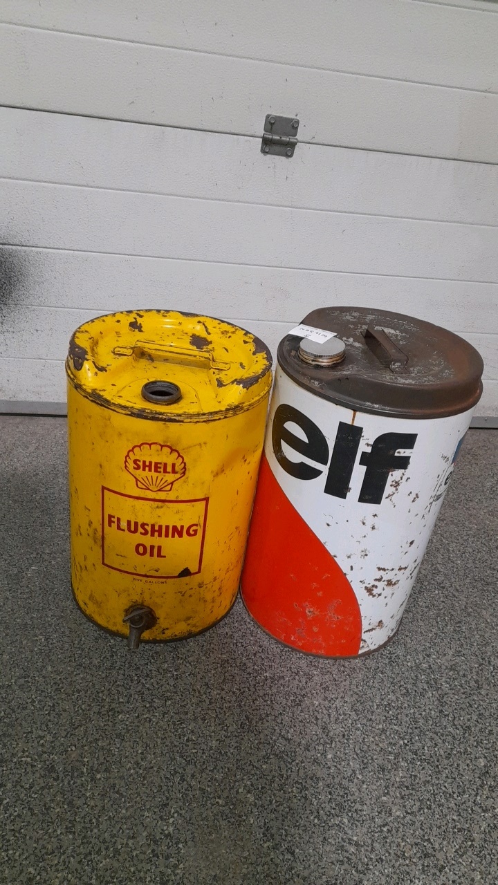 Lot 153 - ELF OILCAN +SHELL OILCAN