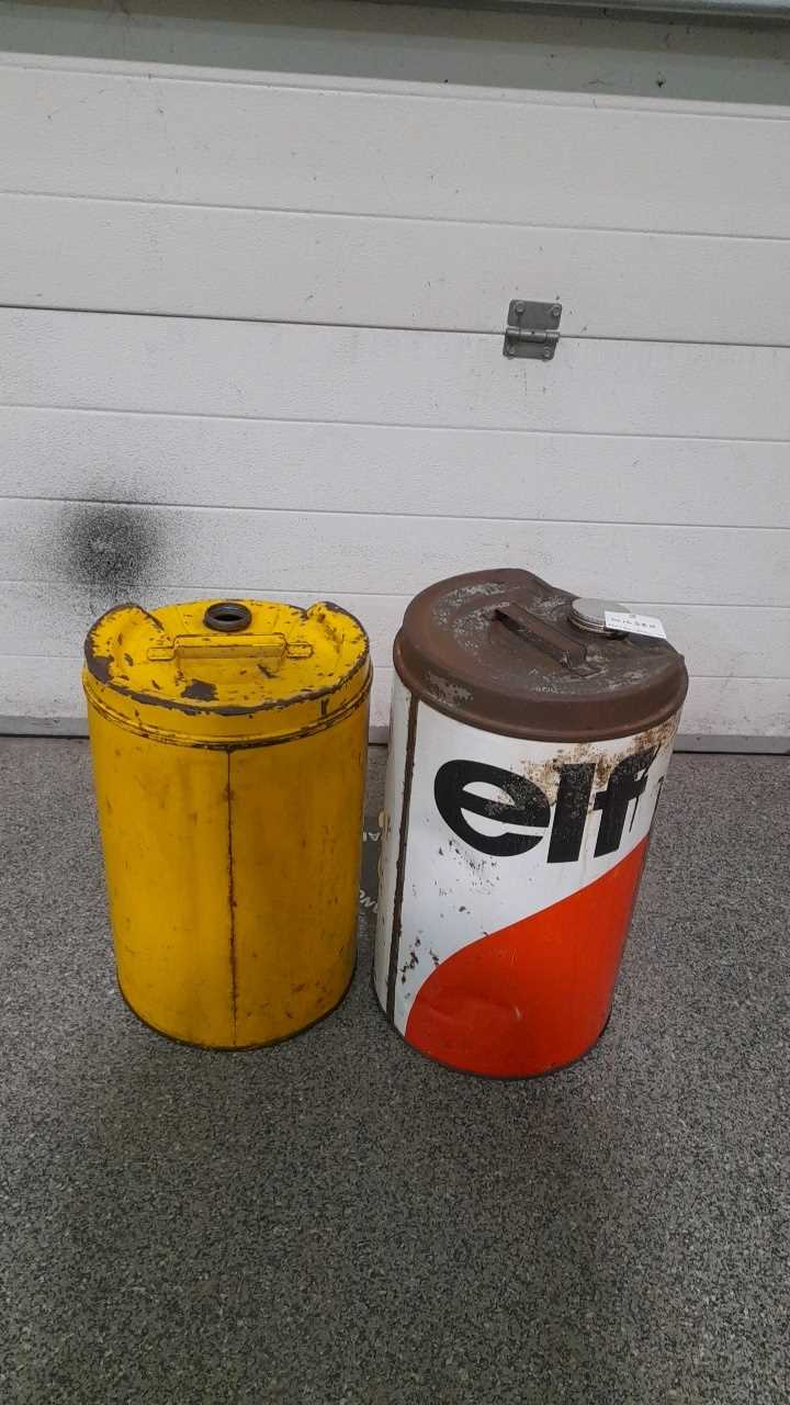 Lot 153 - ELF OILCAN +SHELL OILCAN