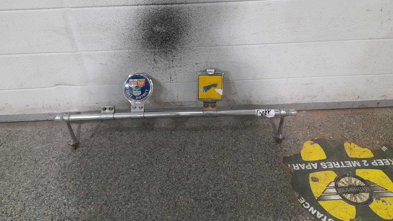 Lot 44 - CHROME CAR BADGE BAR